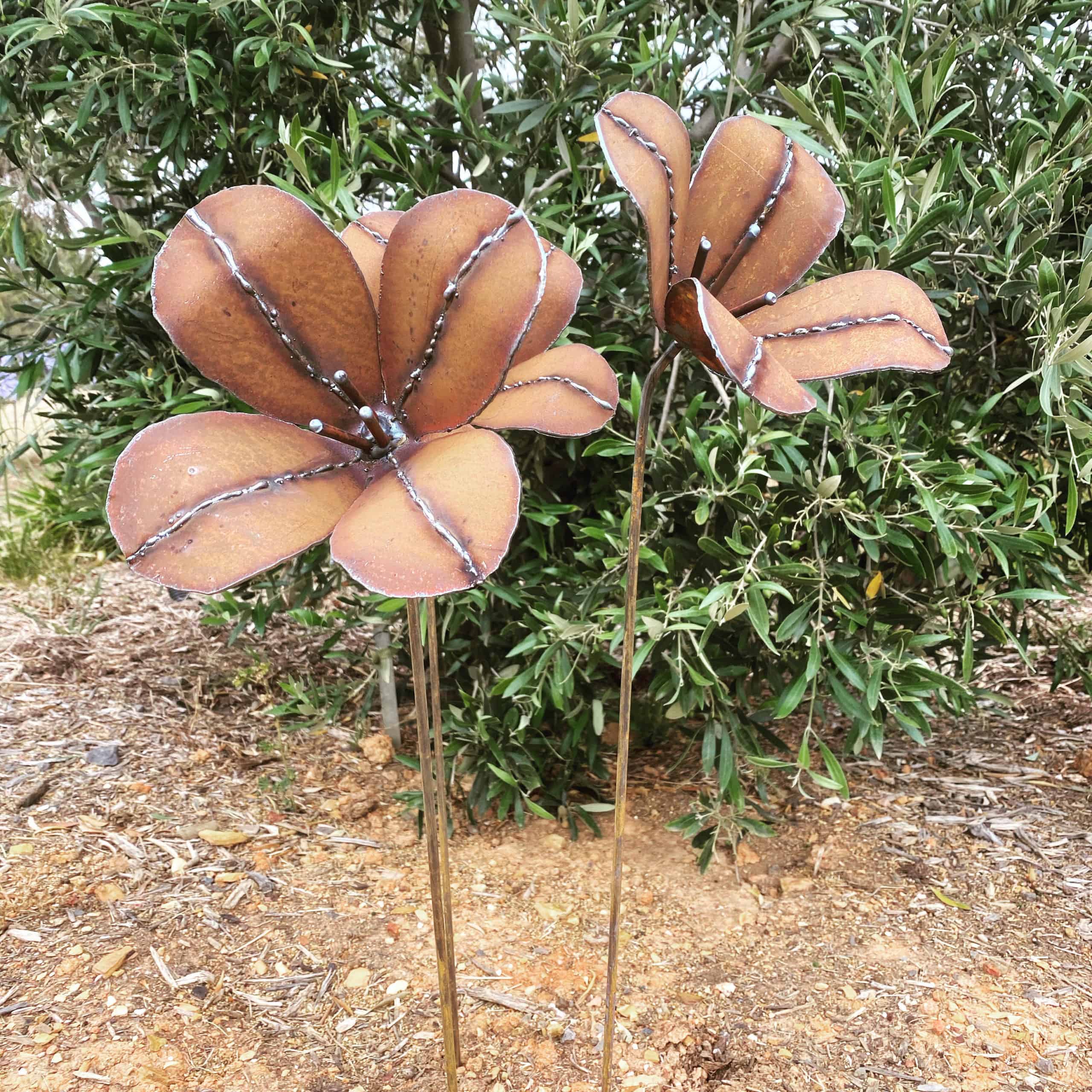 Small Lily Flower – Metal Garden Shop